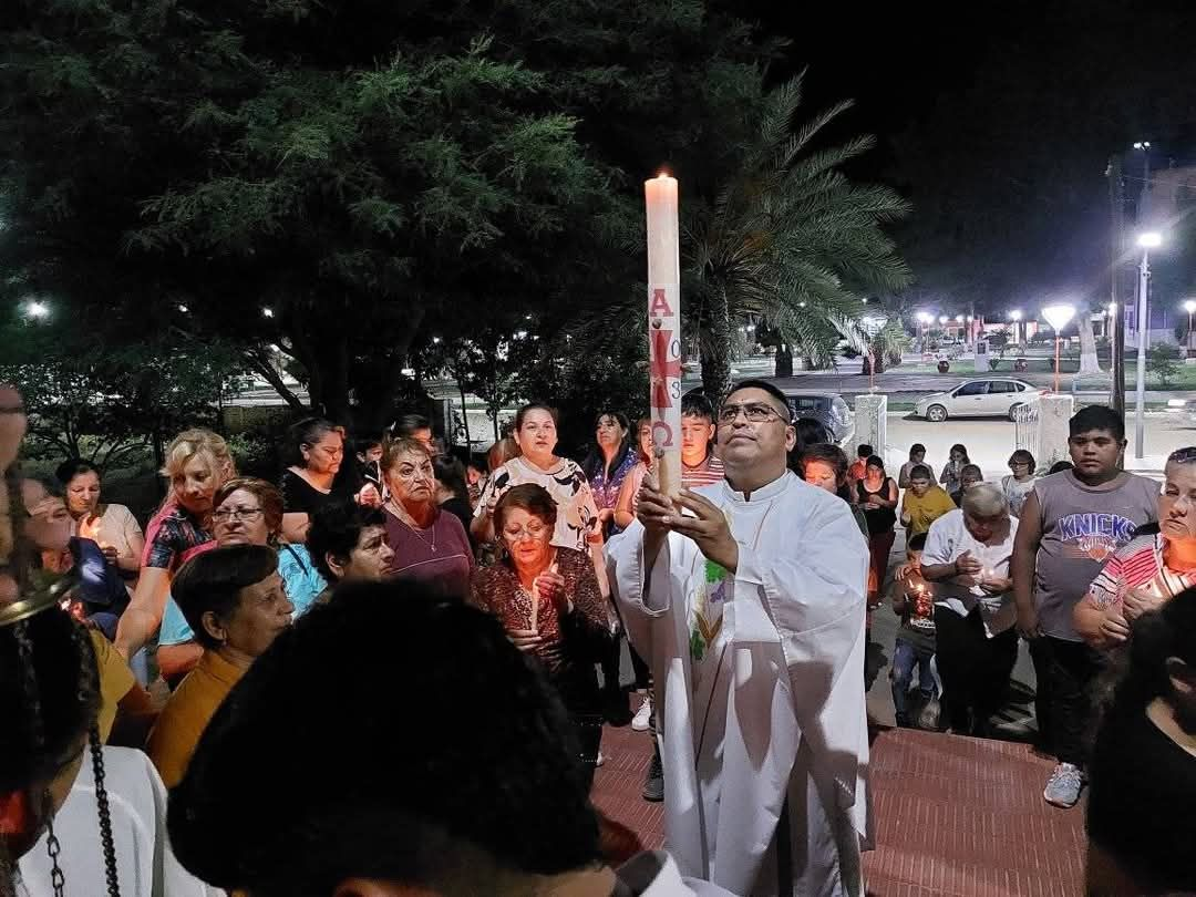 Protestan contra un cura de Catamarca por llevarse mejor con ...